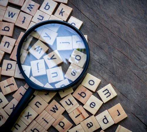 The difference between “es” and “está”